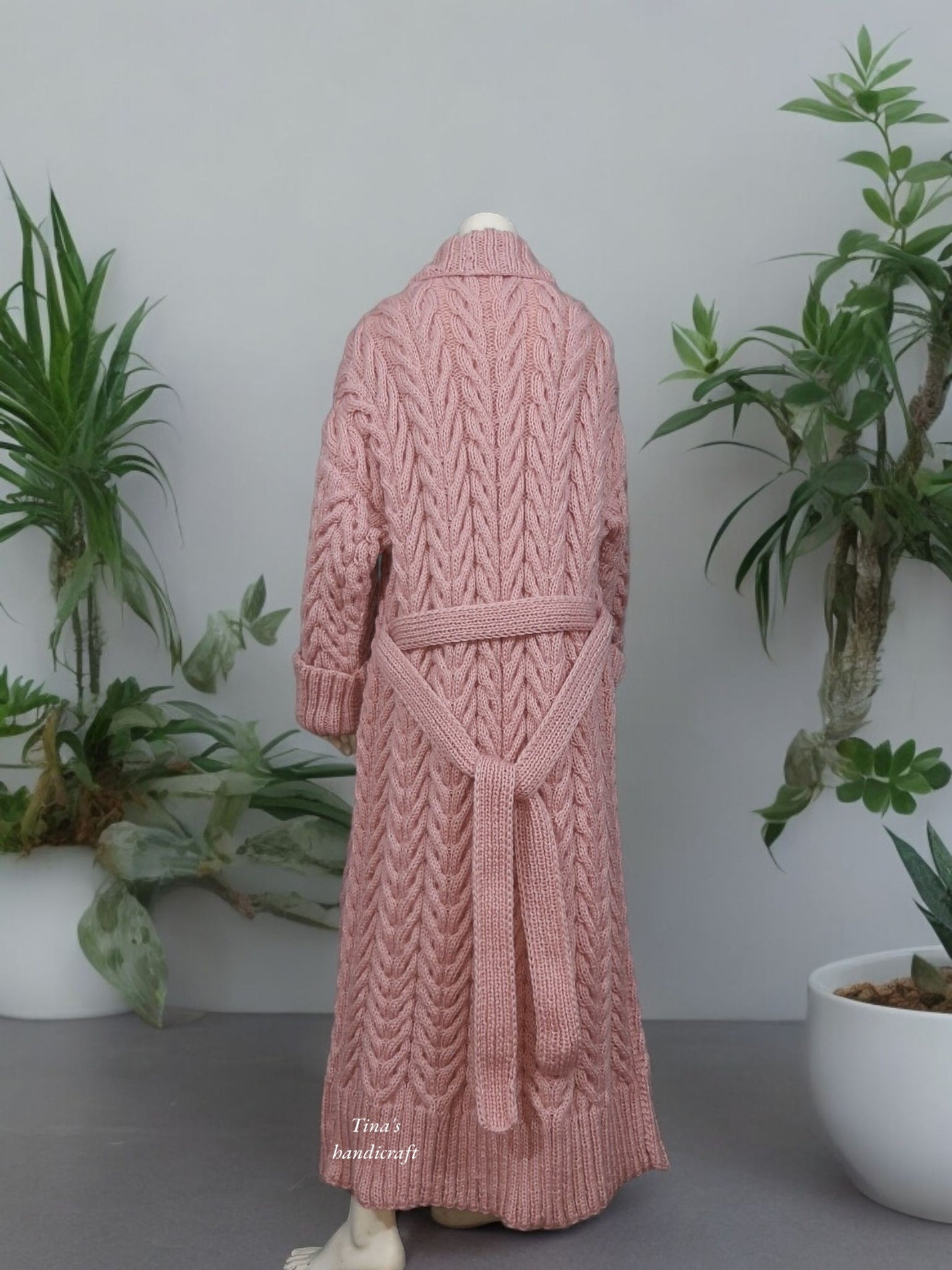 "Classic style,modern aesthetics" knitted cardigan – Tina's handicraft